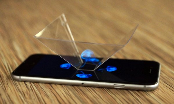 This $10 Device Helps You Display 3D Holograms On Any Smartphone!
